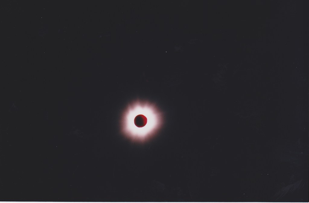 Solar Eclipse in our Living Room! – justbluedutch