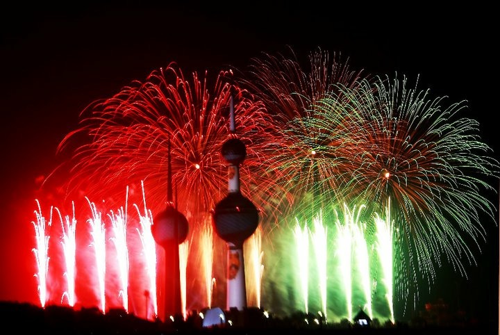 Arabian Gulf on Fire: Fireworks in Kuwait – justbluedutch