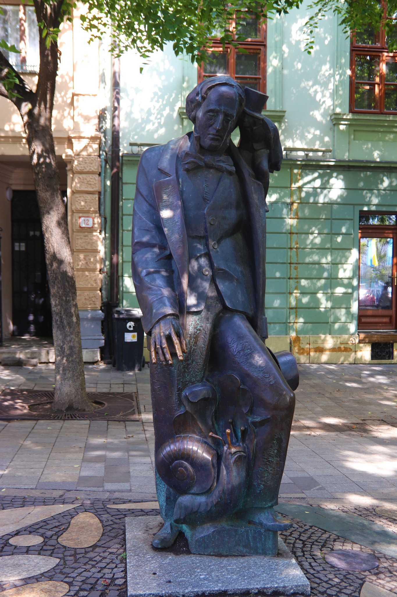 Wandering tell tales and unique statues in Bratislava, Slovakia ...