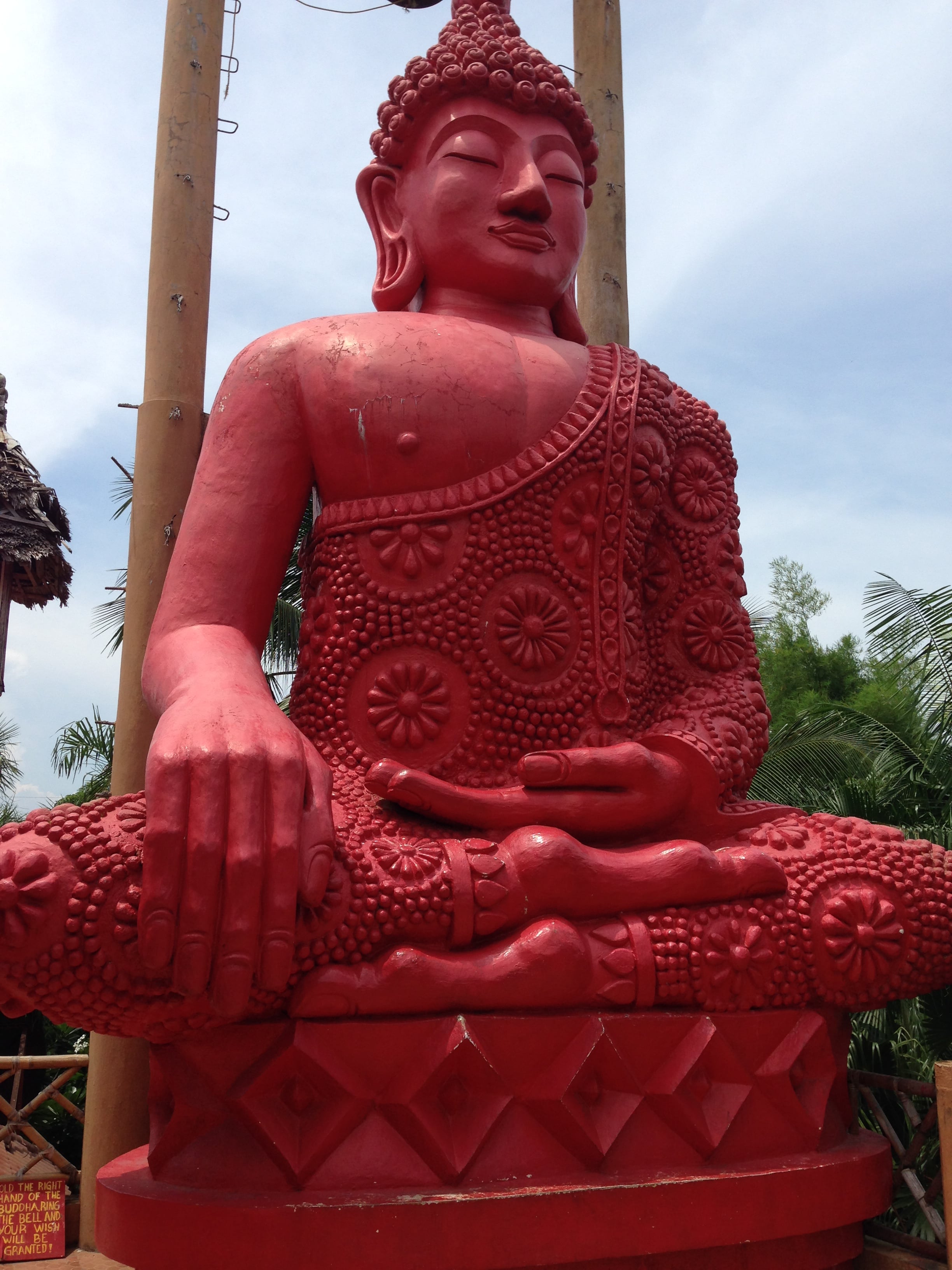 Wordless Wednesday :The wonder of Red Buddha – justbluedutch